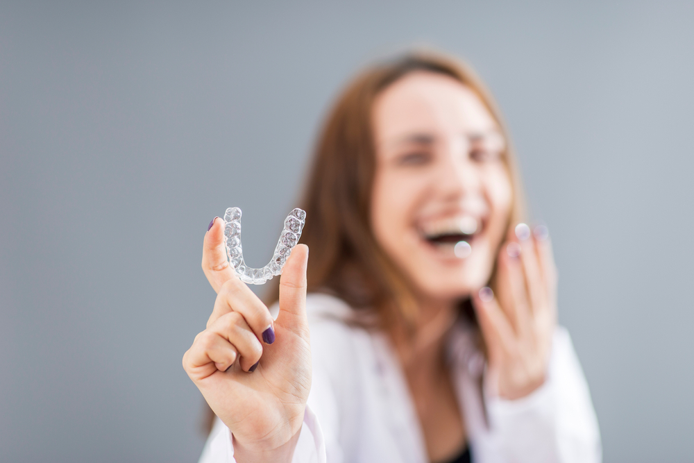 How To Use Invisalign Chewies - JK Orthodontics